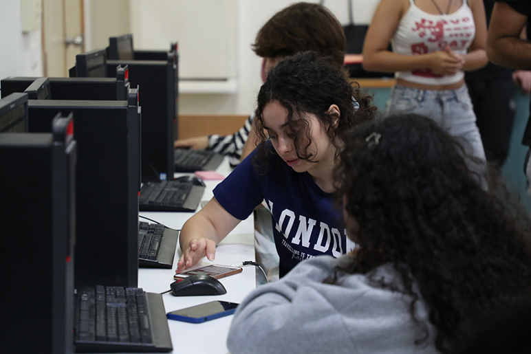 RHU hands-on workshop helps students master their web development skills 2023 -Rafik Hariri ...